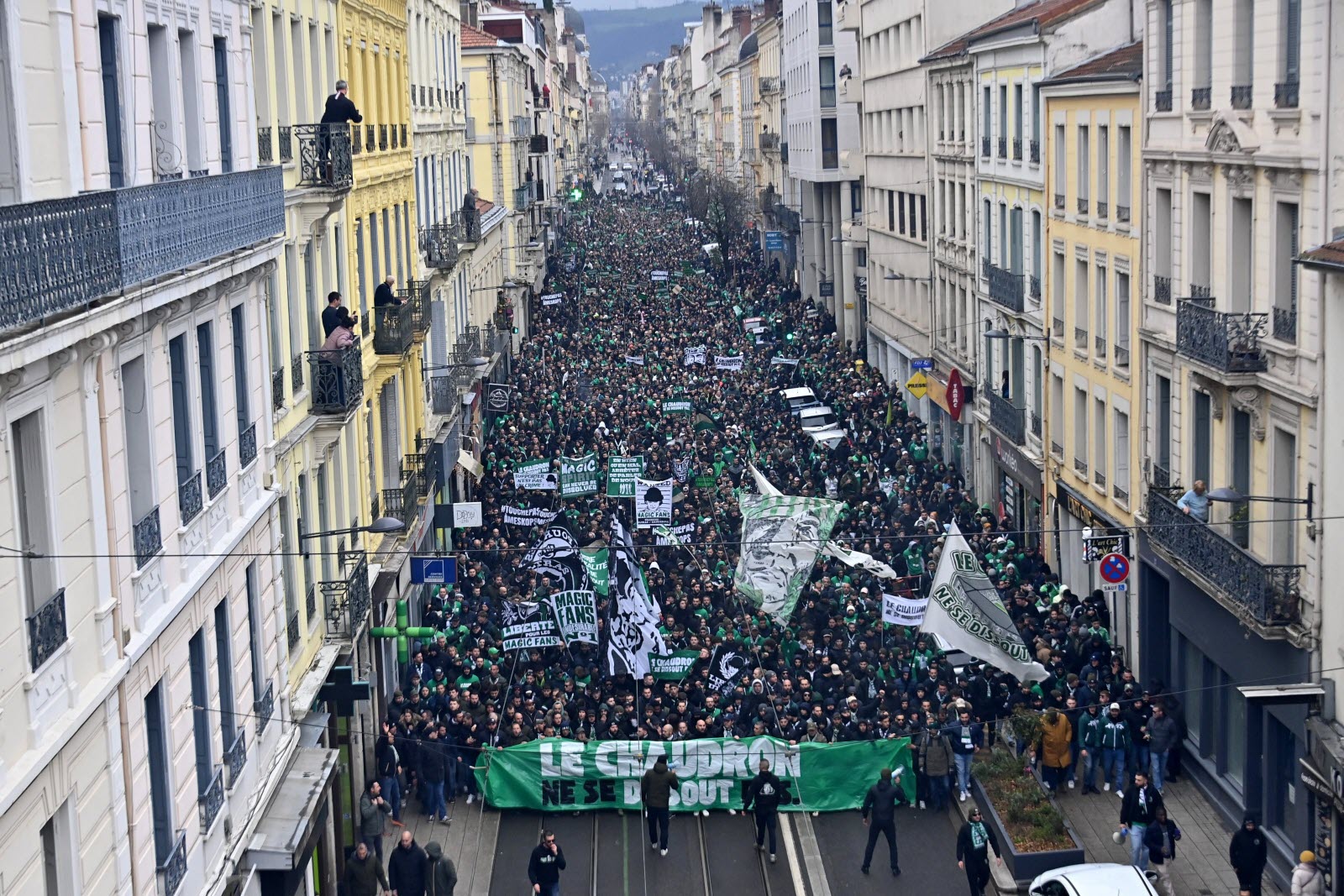 Les supporters se mobilisent pour le droit de s'organiser dans le foot - La Cause du Peuple